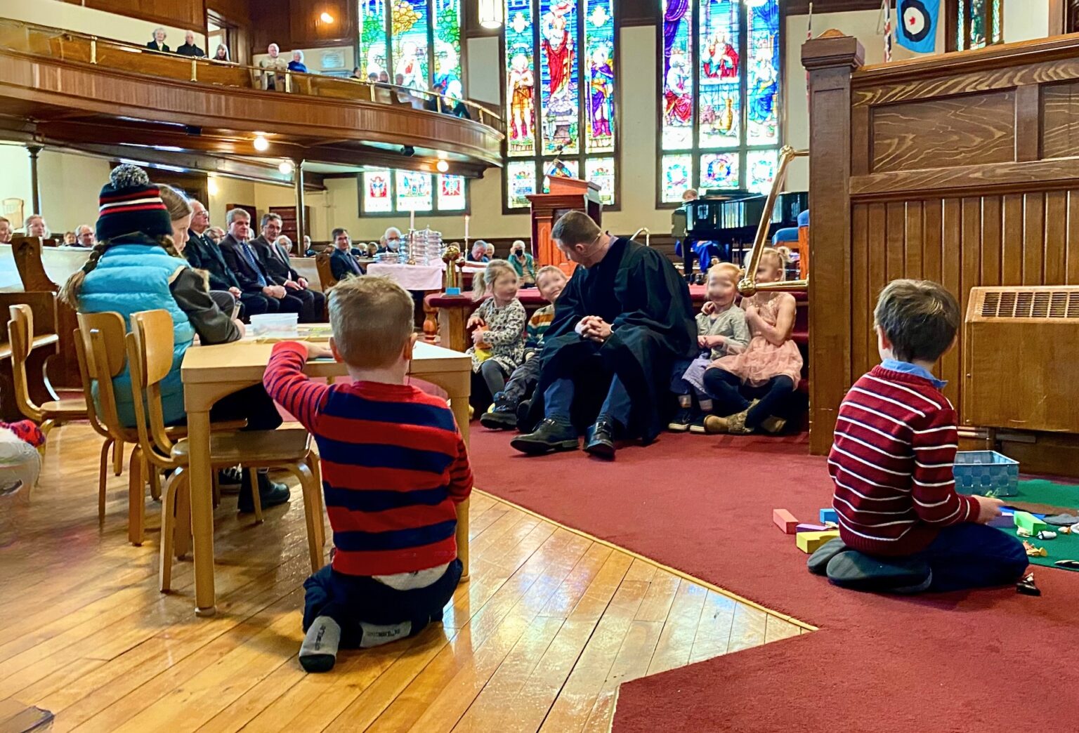 » 10 Creative Ideas for Worshipping with Kids (From Real Churches!)